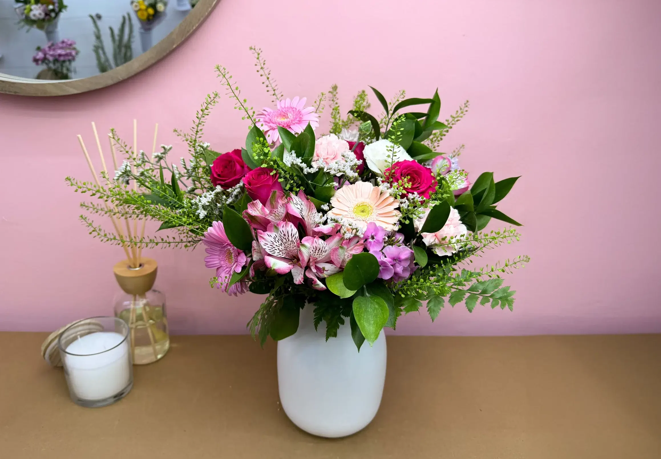 זר פינק ליידי – עדין, אלגנטי ומלא בסטייל FLOAR | פְלוּאָר